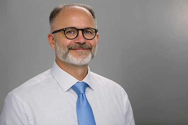 Facharzt Dr. Dr. med. Johan Denil | PAN Klinik im Herzen von Köln